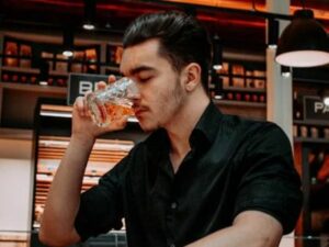 Young Adults Who Drink Moderately And Heavily Are At Risk For Strokes